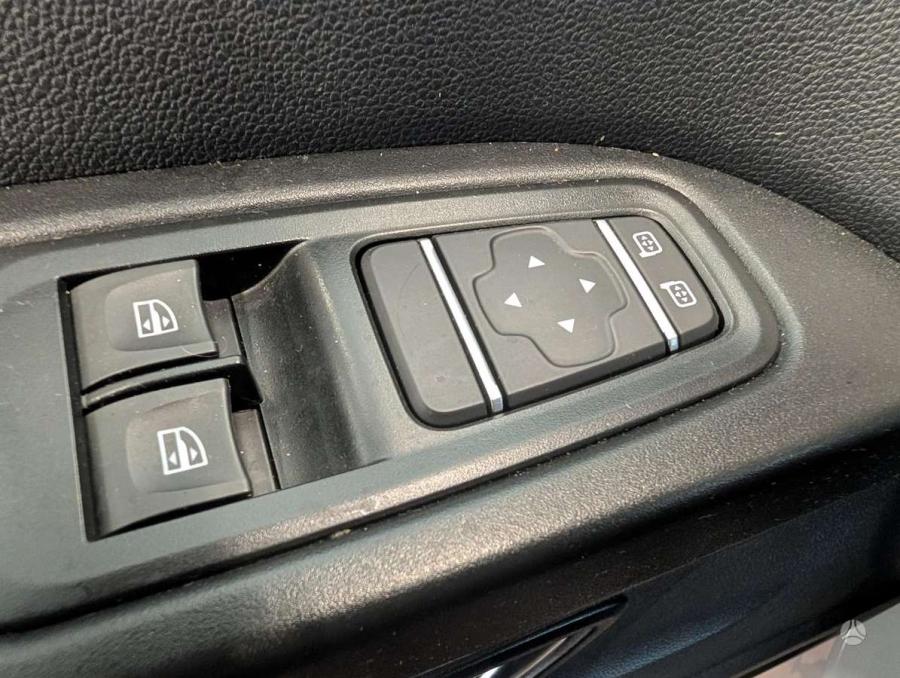 Balts Renault Trafic 2024 Kauņa, ar dzinēja tilpumu 2.00 L un nobraukumu 181 tūkst. km par 28900 €, foto 4 vietnē AUTOMOTO.COM.LV