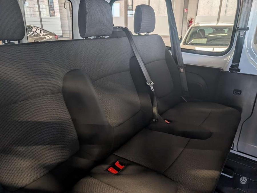Balts Renault Trafic 2024 Kauņa, ar dzinēja tilpumu 2.00 L un nobraukumu 181 tūkst. km par 28900 €, foto 14 vietnē AUTOMOTO.COM.LV