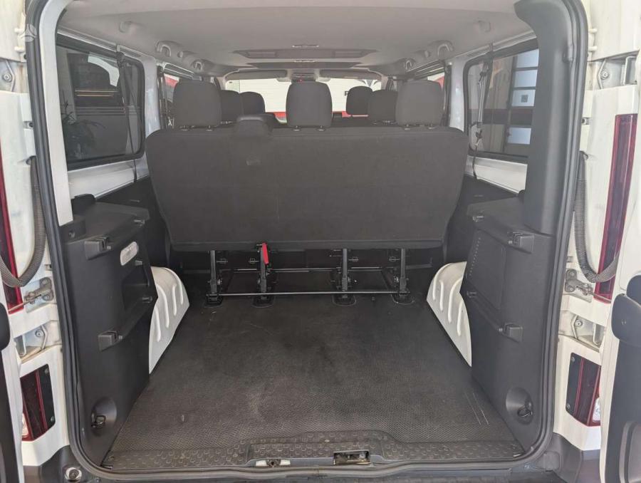 Balts Renault Trafic 2024 Kauņa, ar dzinēja tilpumu 2.00 L un nobraukumu 181 tūkst. km par 28900 €, foto 15 vietnē AUTOMOTO.COM.LV