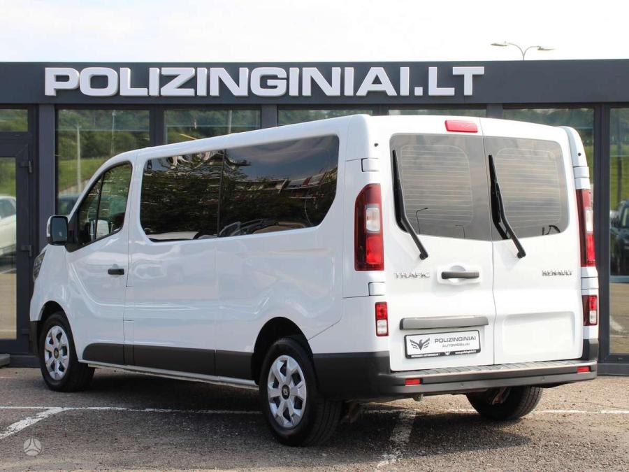 White Renault Trafic 2024 in Vilnius, with an engine capacity of 2.00 L and mileage of 136 thousand km for 28950 €, photo 4 on AUTOMOTO.COM.LV