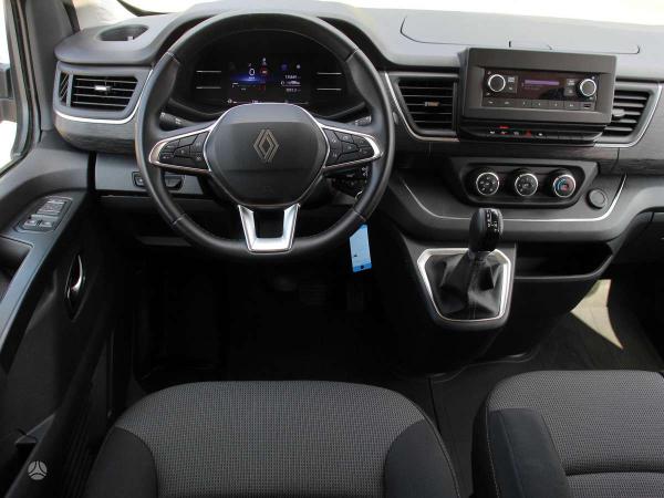 White Renault Trafic 2024 in Vilnius, with an engine capacity of 2.00 L and mileage of 136 thousand km for 28950 €, photo 5 on AUTOMOTO.COM.LV
