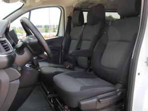 White Renault Trafic 2024 in Vilnius, with an engine capacity of 2.00 L and mileage of 136 thousand km for 28950 €, photo 13 on AUTOMOTO.COM.LV