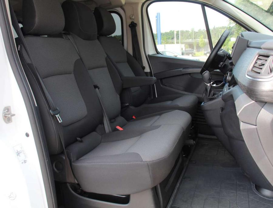 White Renault Trafic 2024 in Vilnius, with an engine capacity of 2.00 L and mileage of 136 thousand km for 28950 €, photo 14 on AUTOMOTO.COM.LV