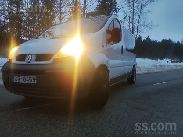 White Renault Trafic 2001 in Daugavpils, with an engine capacity of 1.90 L and mileage of 320 thousand km for 3000 €, photo 2 on AUTOMOTO.COM.LV