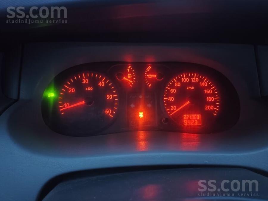 Белый Рено Трафик 2001 в Даугавпилс, объемом двигателя 1.90 л и пробегом 320 тыс. км за 3000 €, фото 5 на AUTOMOTO.COM.LV
