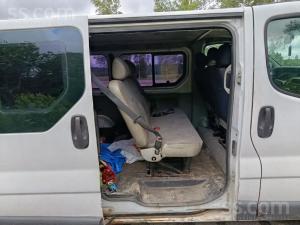White Renault Trafic 2002 in Valmiera, with an engine capacity of 1.90 L and mileage of 428 thousand km for 2100 €, photo 3 on AUTOMOTO.COM.LV