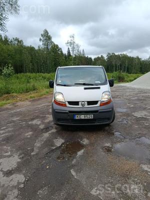White Renault Trafic 2002 in Valmiera, with an engine capacity of 1.90 L and mileage of 428 thousand km for 2100 €, photo 5 on AUTOMOTO.COM.LV