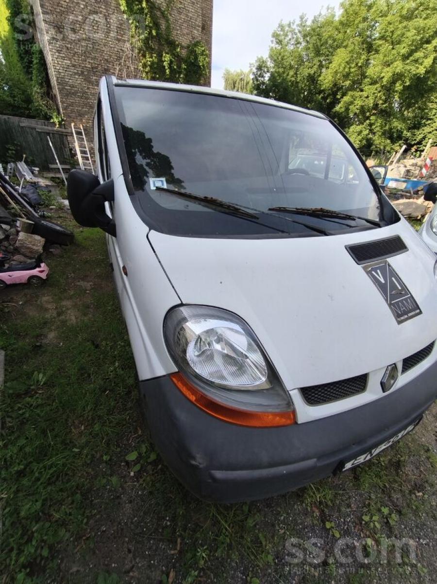 White Renault Trafic 2002 in Riga, with an engine capacity of 2.00 L and mileage of 408 thousand km for 1650 €, photo 1 on AUTOMOTO.COM.LV
