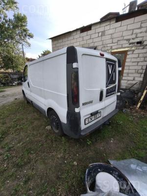 White Renault Trafic 2002 in Riga, with an engine capacity of 2.00 L and mileage of 408 thousand km for 1650 €, photo 5 on AUTOMOTO.COM.LV