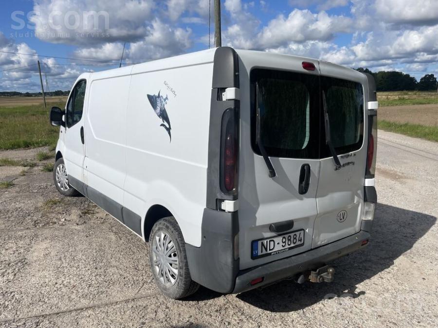 White Renault Trafic 2002 in Talsi, with an engine capacity of 1.90 L and mileage of 237 thousand km for 3000 €, photo 5 on AUTOMOTO.COM.LV