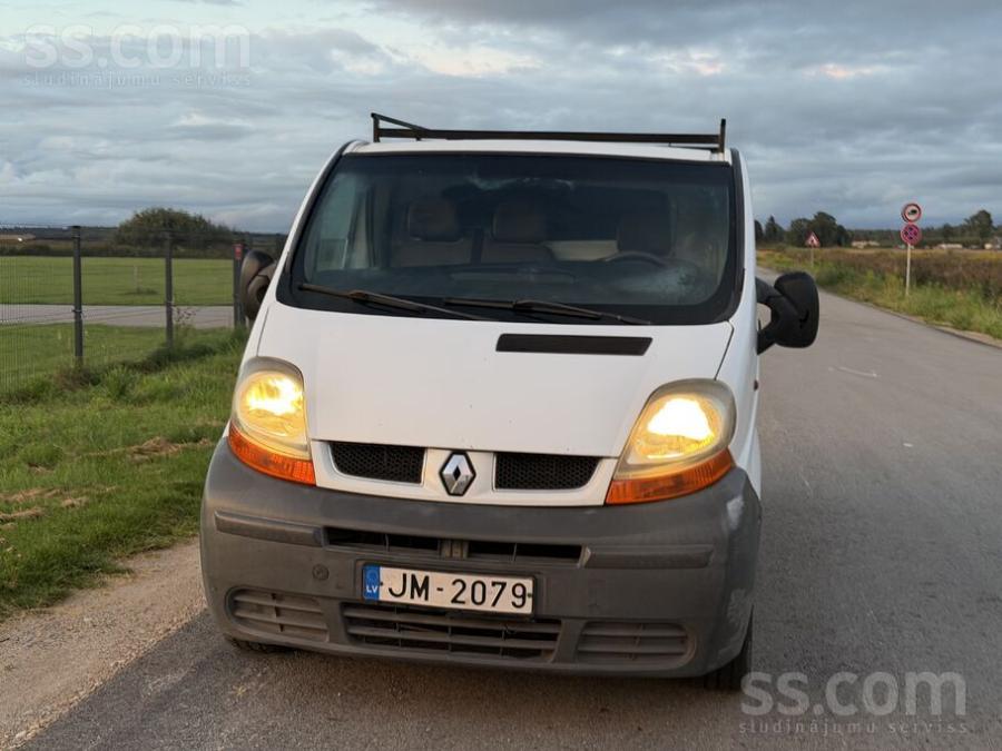 White Renault Trafic 2002 in Riga, with an engine capacity of 1.90 L and mileage of 301 thousand km for 2300 €, photo 3 on AUTOMOTO.COM.LV