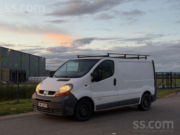 Renault Trafic 2002 in Riga on AUTOMOTO.COM.LV White Renault Trafic 2002 in Riga, with an engine capacity of 1.90 L and mileage of 301 thousand km for 2300 €, photo 4 on AUTOMOTO.COM.LV