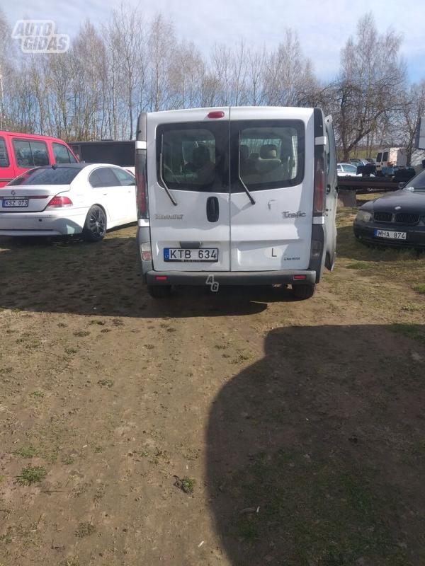 White Renault Trafic 2003 in Vilnius, with an engine capacity of 1.90 L and mileage of 395 thousand km for 2300 €, photo 4 on AUTOMOTO.COM.LV