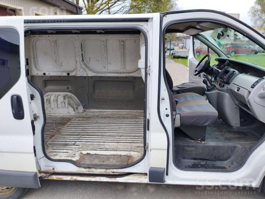 Balts Renault Trafic 2003 Rīga, ar dzinēja tilpumu 1.90 L un nobraukumu 367 tūkst. km par 2999 €, foto 11 vietnē AUTOMOTO.COM.LV