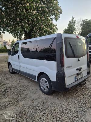 White Renault Trafic 2004 in Kaunas, with an engine capacity of 2.50 L and mileage of 360 thousand km for 4500 €, photo  on AUTOMOTO.COM.LV