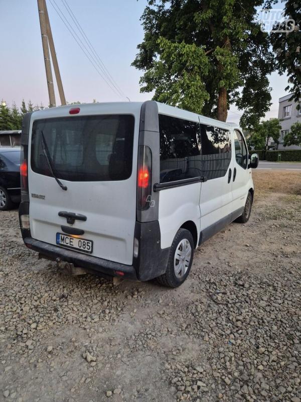 Balts Renault Trafic 2004 Kauņa, ar dzinēja tilpumu 2.50 L un nobraukumu 360 tūkst. km par 4500 €, foto 4 vietnē AUTOMOTO.COM.LV