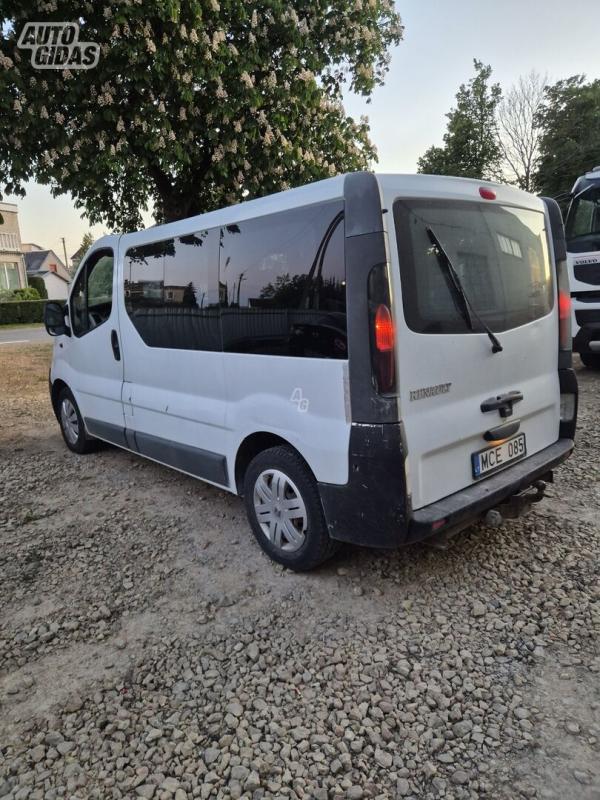 Balts Renault Trafic 2004 Kauņa, ar dzinēja tilpumu 2.50 L un nobraukumu 360 tūkst. km par 4500 €, foto 5 vietnē AUTOMOTO.COM.LV