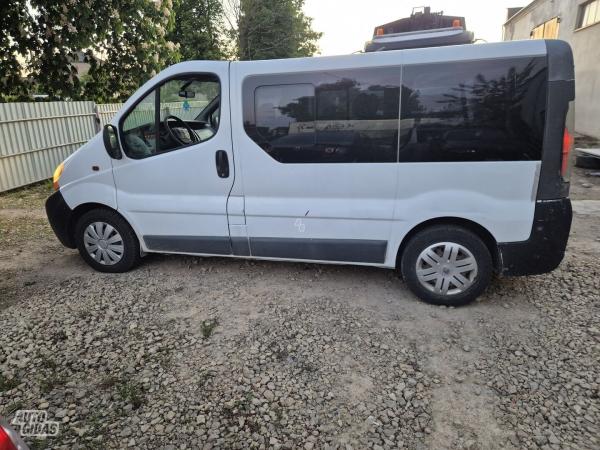 Balts Renault Trafic 2004 Kauņa, ar dzinēja tilpumu 2.50 L un nobraukumu 360 tūkst. km par 4500 €, foto 6 vietnē AUTOMOTO.COM.LV