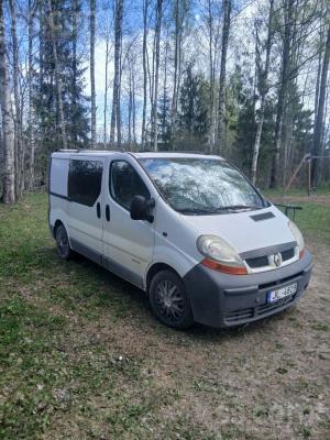 White Renault Trafic 2004 in Riga, with an engine capacity of 1.90 L and mileage of 445 thousand km for 2400 €, photo 3 on AUTOMOTO.COM.LV