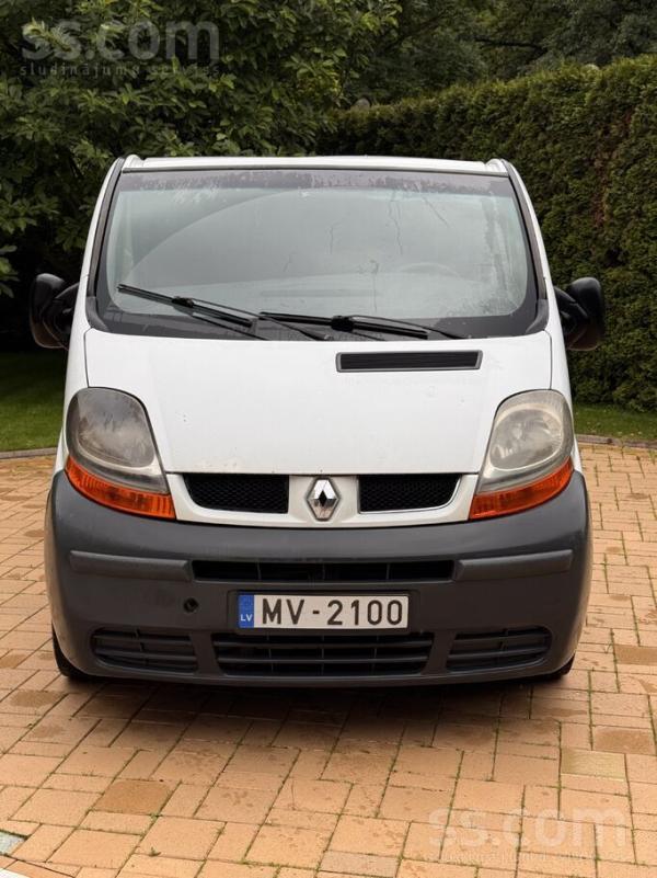 White Renault Trafic 2004 in Riga, with an engine capacity of 1.90 L and mileage of 285 thousand km for 1859 €, photo 2 on AUTOMOTO.COM.LV