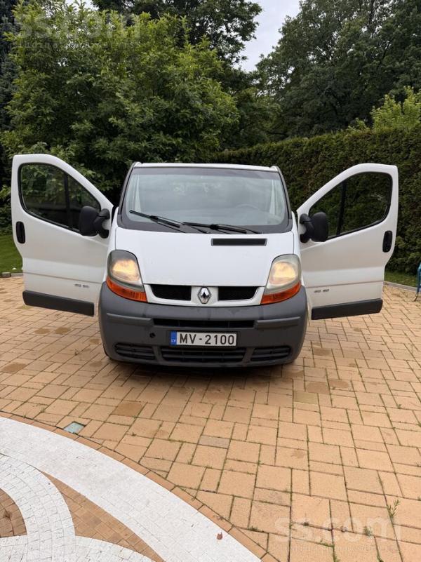 White Renault Trafic 2004 in Riga, with an engine capacity of 1.90 L and mileage of 285 thousand km for 1859 €, photo 3 on AUTOMOTO.COM.LV