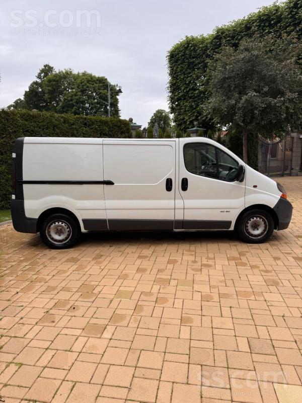 White Renault Trafic 2004 in Riga, with an engine capacity of 1.90 L and mileage of 285 thousand km for 1859 €, photo 4 on AUTOMOTO.COM.LV