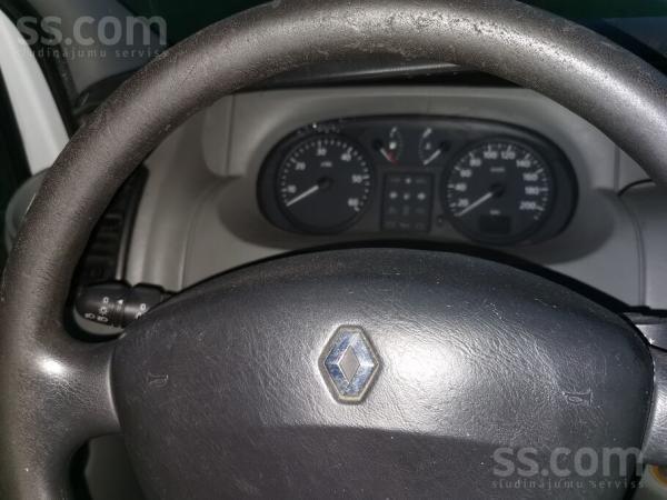 White Renault Trafic 2004 in Bauska, with an engine capacity of 1.90 L and mileage of 240 thousand km for 1000 €, photo 8 on AUTOMOTO.COM.LV
