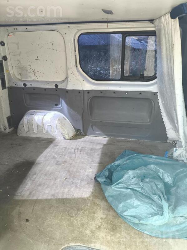 Balts Renault Trafic 2004 Saldus, ar dzinēja tilpumu 1.90 L un nobraukumu 306 tūkst. km par 2100 €, foto 3 vietnē AUTOMOTO.COM.LV