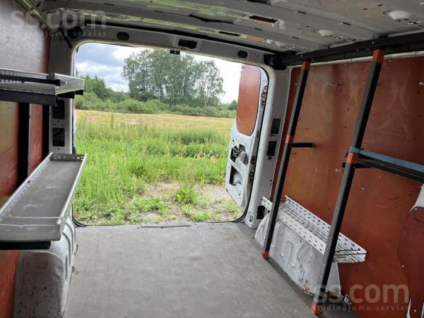 White Renault Trafic 2005 in Riga, with an engine capacity of 1.90 L and mileage of 524 thousand km for 950 €, photo 8 on AUTOMOTO.COM.LV