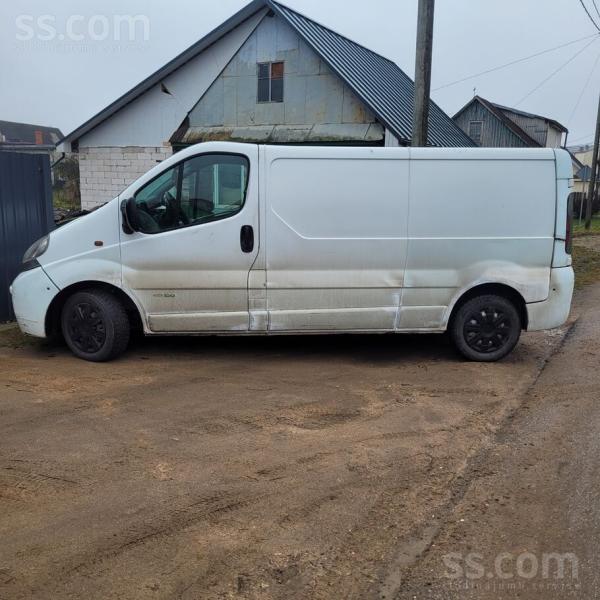 White Renault Trafic 2005 in Daugavpils, with an engine capacity of 1.90 L and mileage of 400 thousand km for 2400 €, photo 1 on AUTOMOTO.COM.LV