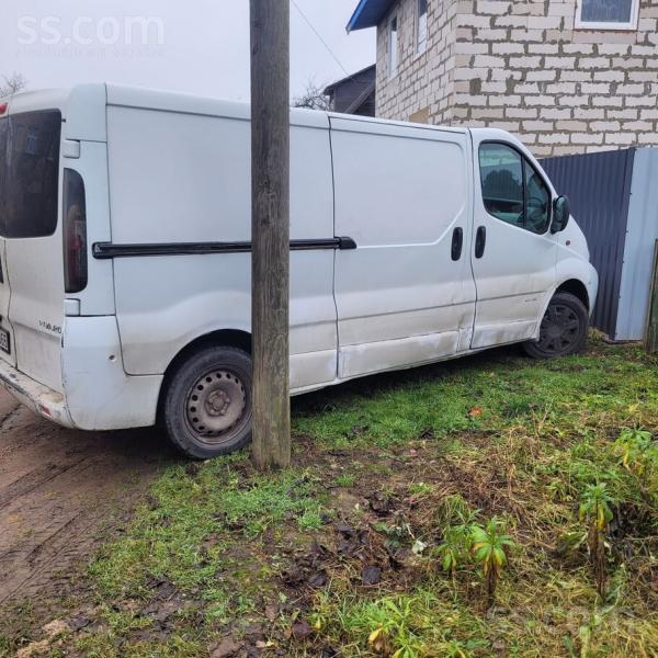 White Renault Trafic 2005 in Daugavpils, with an engine capacity of 1.90 L and mileage of 400 thousand km for 2400 €, photo 2 on AUTOMOTO.COM.LV
