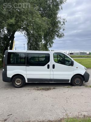 Balts Renault Trafic 2005 Rīga, ar dzinēja tilpumu 1.90 L un nobraukumu 385 tūkst. km par 2500 €, foto 4 vietnē AUTOMOTO.COM.LV