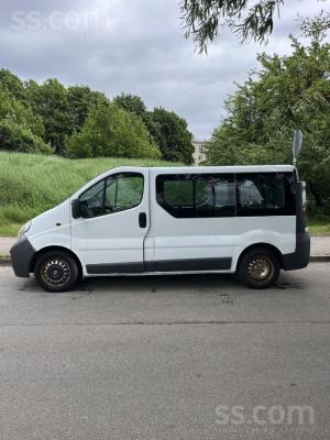 Balts Renault Trafic 2005 Rīga, ar dzinēja tilpumu 1.90 L un nobraukumu 385 tūkst. km par 2500 €, foto 6 vietnē AUTOMOTO.COM.LV