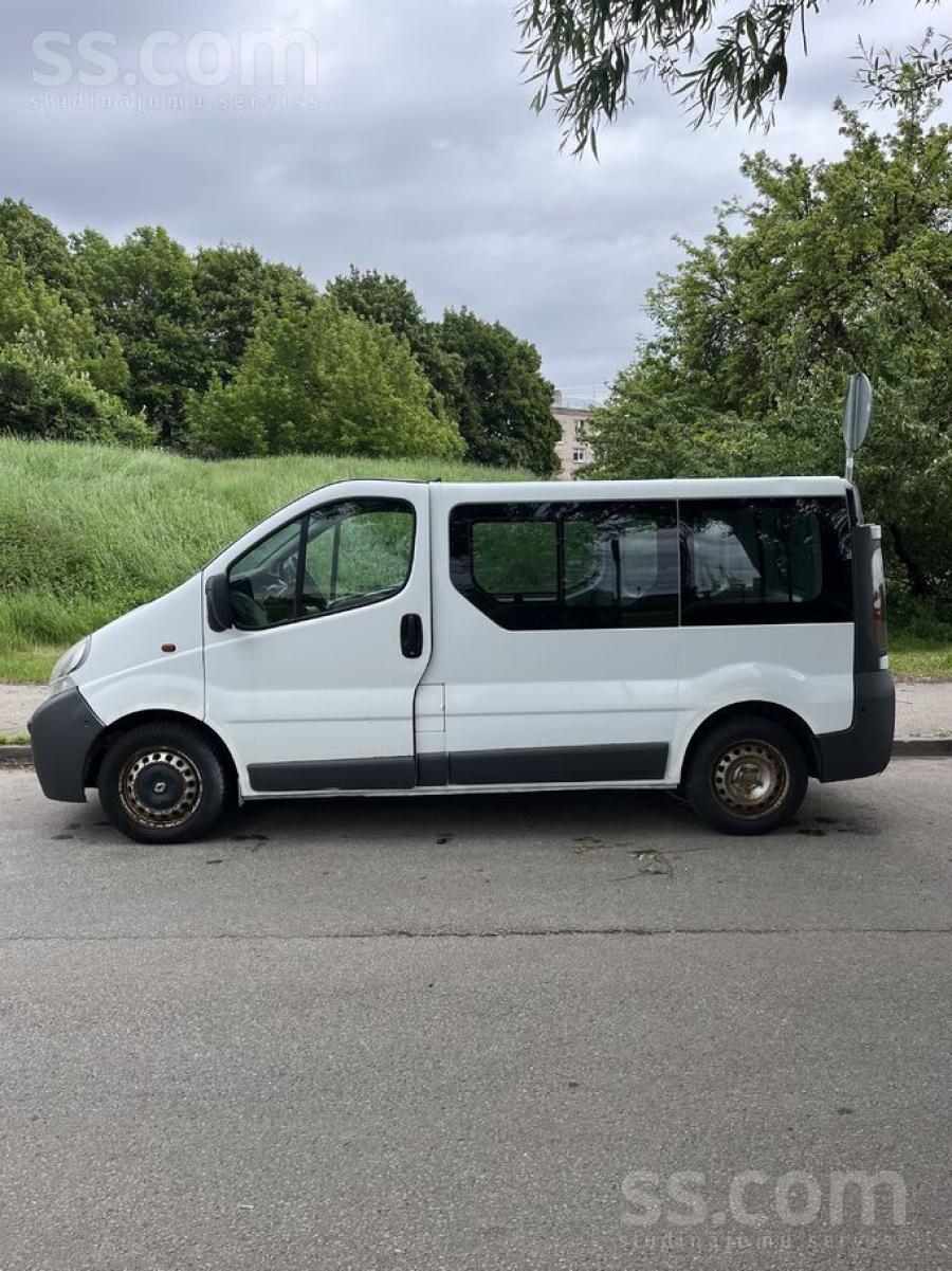 Balts Renault Trafic 2005 Rīga, ar dzinēja tilpumu 1.90 L un nobraukumu 385 tūkst. km par 2500 €, foto 6 vietnē AUTOMOTO.COM.LV
