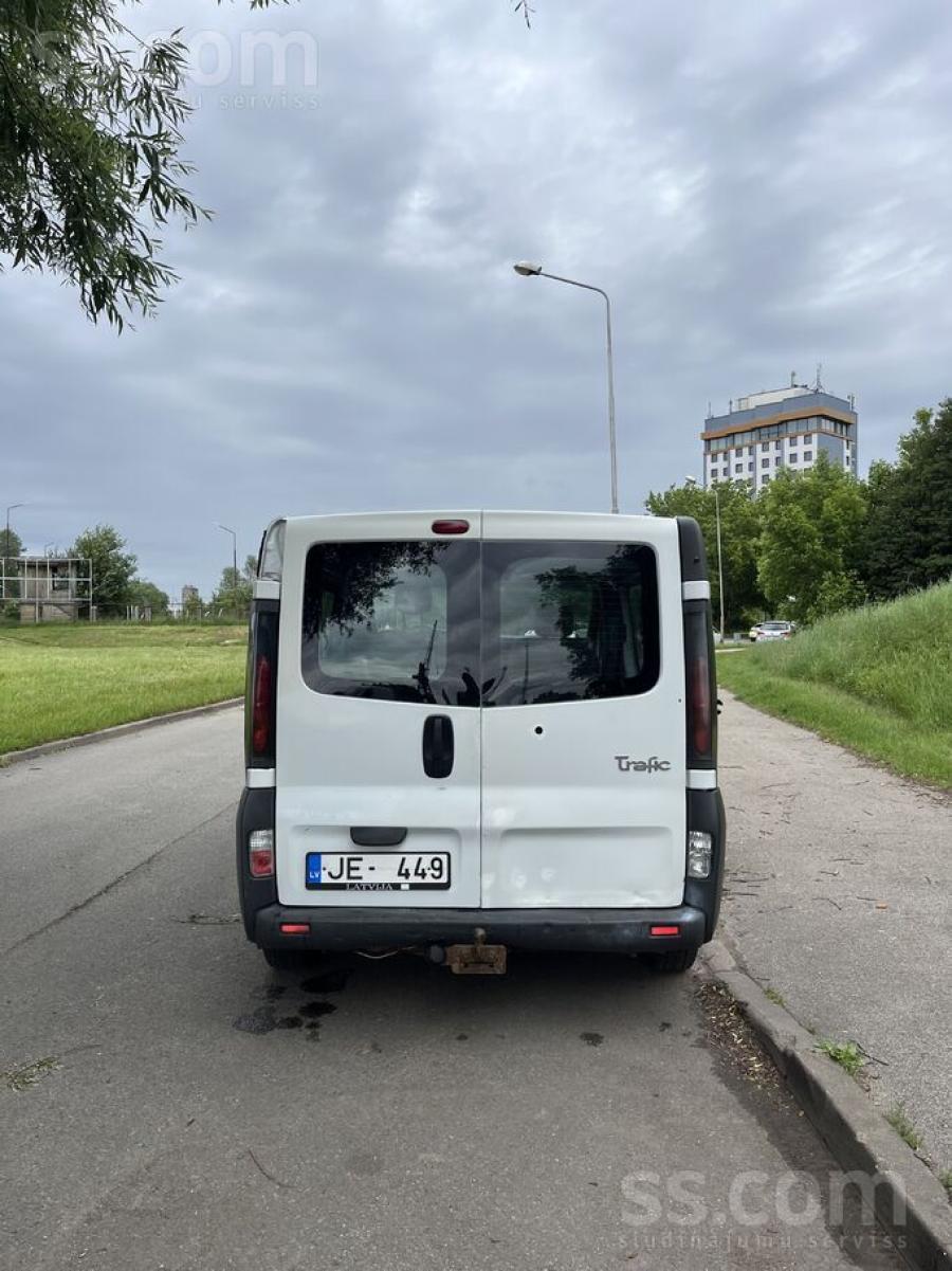 Balts Renault Trafic 2005 Rīga, ar dzinēja tilpumu 1.90 L un nobraukumu 385 tūkst. km par 2500 €, foto 8 vietnē AUTOMOTO.COM.LV