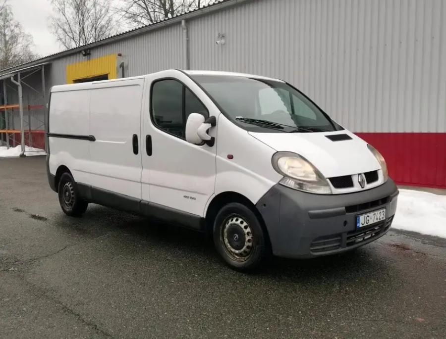 White Renault Trafic 2005 in Riga, with an engine capacity of 1.90 L and mileage of 331 thousand km for 3490 €, photo 7 on AUTOMOTO.COM.LV