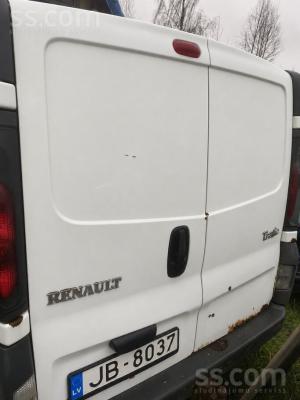 Balts Renault Trafic 2005 Rīga, ar dzinēja tilpumu 1.90 L un nobraukumu 690 tūkst. km par 900 €, foto 3 vietnē AUTOMOTO.COM.LV