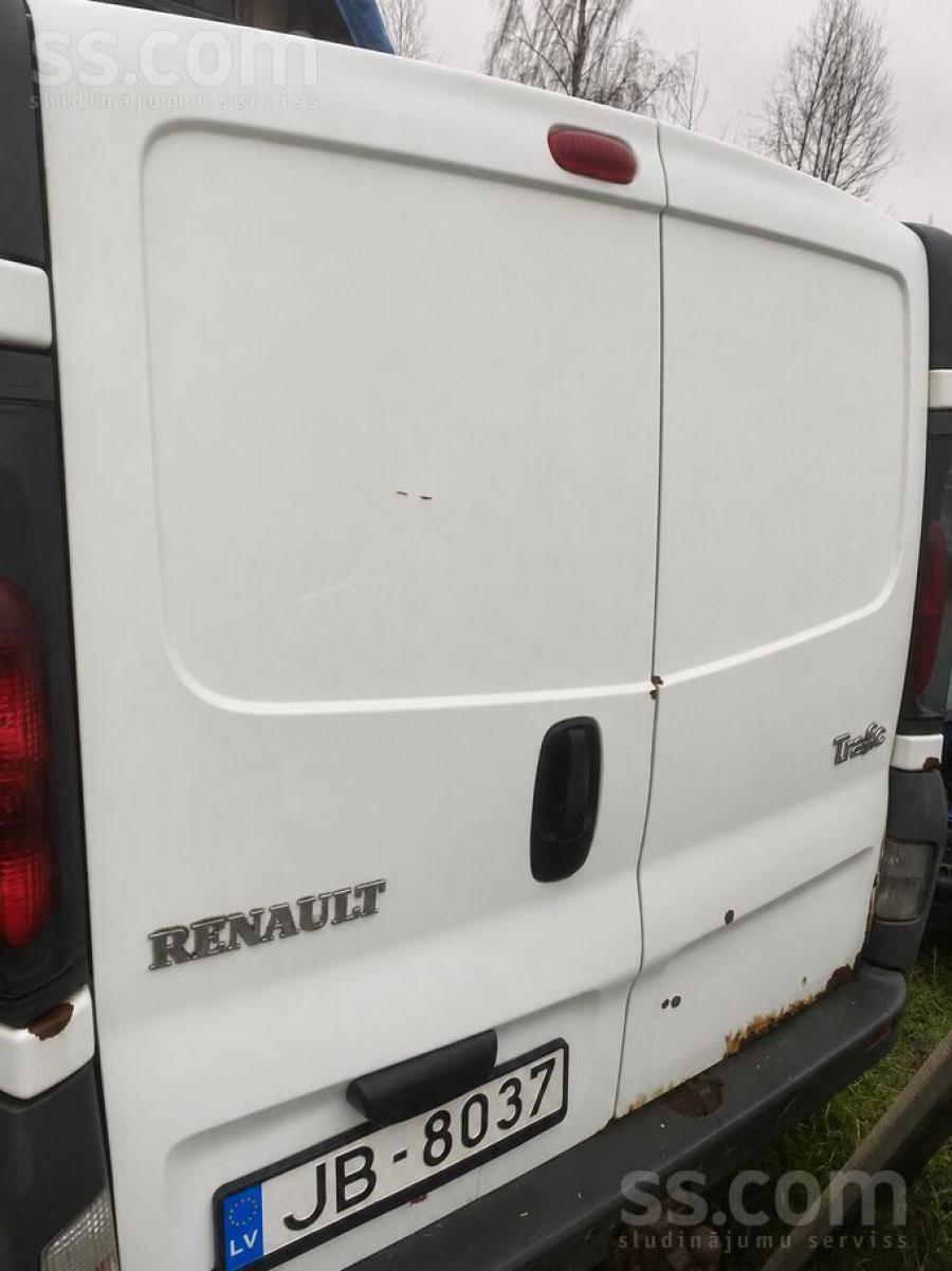 Balts Renault Trafic 2005 Rīga, ar dzinēja tilpumu 1.90 L un nobraukumu 690 tūkst. km par 900 €, foto 3 vietnē AUTOMOTO.COM.LV