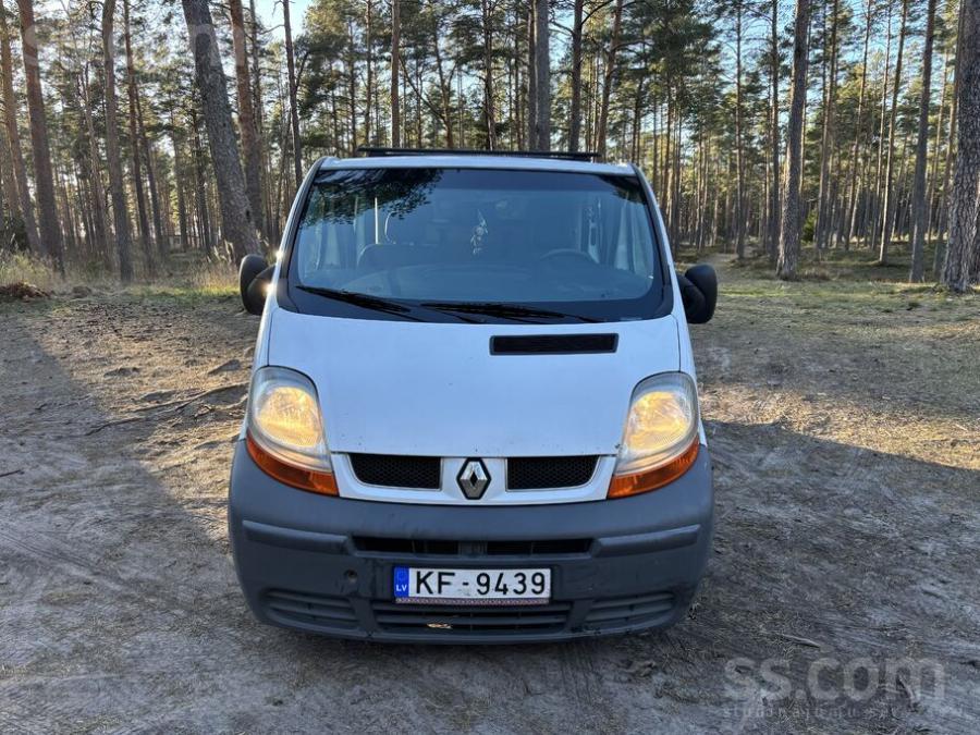 White Renault Trafic 2005 in Riga, with an engine capacity of 1.90 L and mileage of 458 thousand km for 4000 €, photo 4 on AUTOMOTO.COM.LV