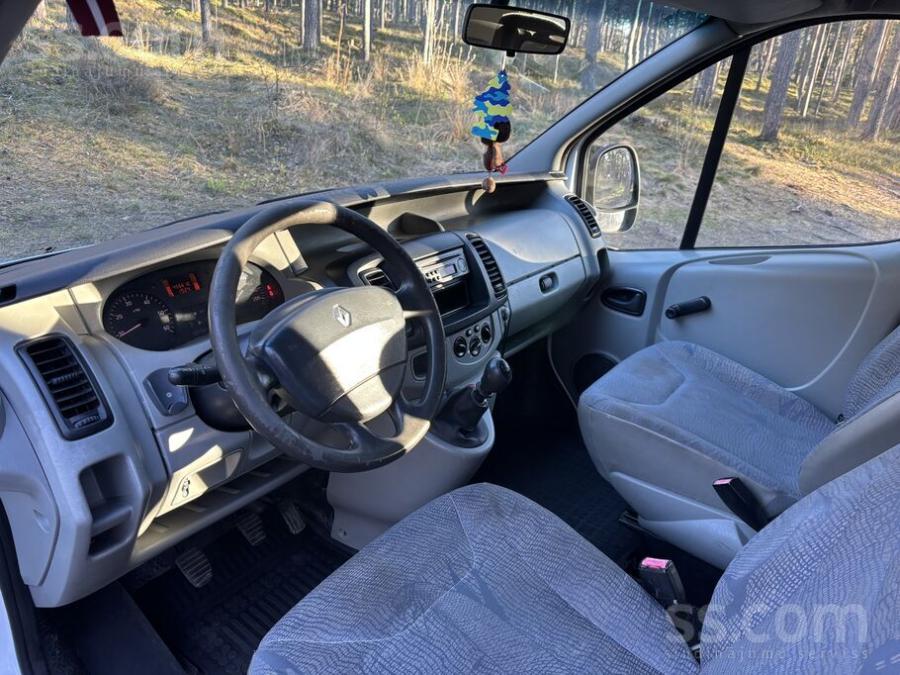 White Renault Trafic 2005 in Riga, with an engine capacity of 1.90 L and mileage of 458 thousand km for 4000 €, photo 8 on AUTOMOTO.COM.LV