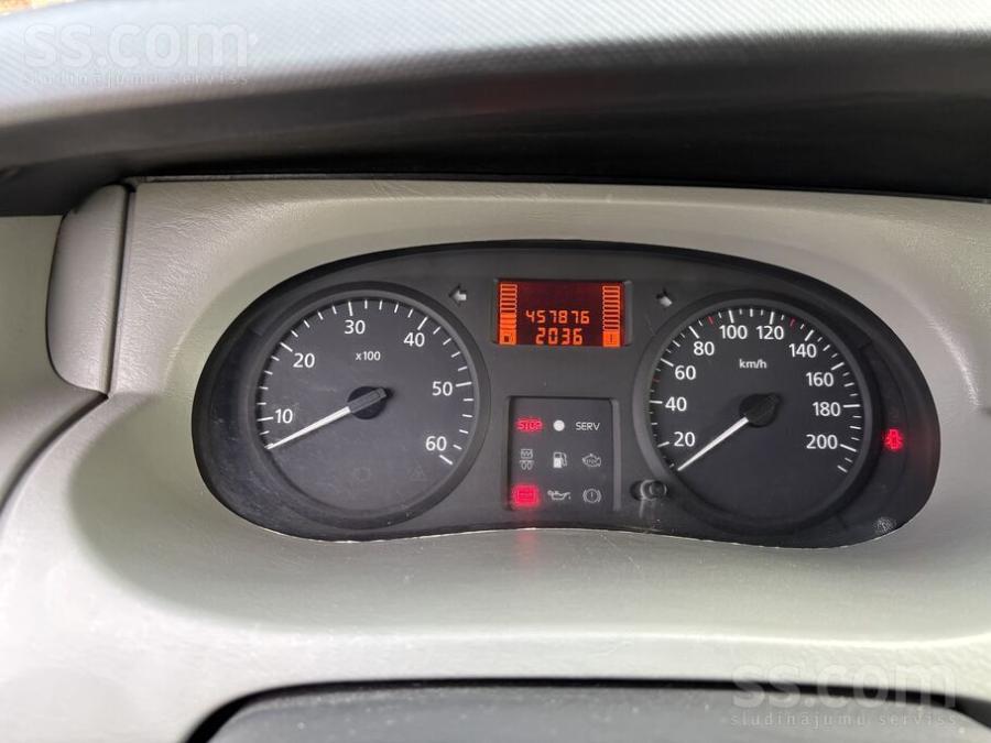 White Renault Trafic 2005 in Riga, with an engine capacity of 1.90 L and mileage of 458 thousand km for 4000 €, photo 15 on AUTOMOTO.COM.LV