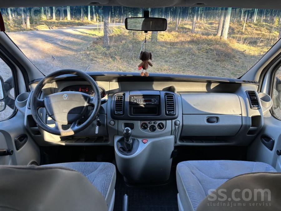 White Renault Trafic 2005 in Riga, with an engine capacity of 1.90 L and mileage of 458 thousand km for 4000 €, photo 16 on AUTOMOTO.COM.LV