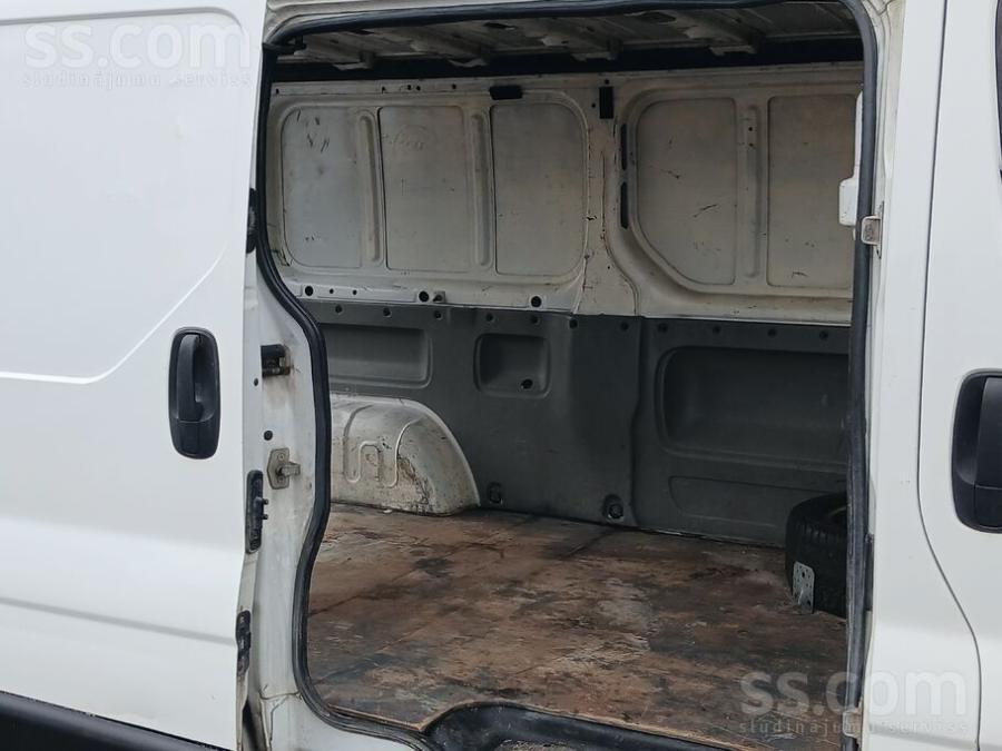 Balts Renault Trafic 2005 Rīga, ar dzinēja tilpumu 1.90 L un nobraukumu 0 tūkst. km par 1990 €, foto 10 vietnē AUTOMOTO.COM.LV