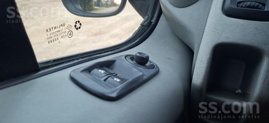 Balts Renault Trafic 2005 Daugavpils, ar dzinēja tilpumu 1.90 L un nobraukumu 380 tūkst. km par 1900 €, foto 9 vietnē AUTOMOTO.COM.LV