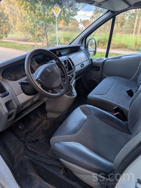 White Renault Trafic 2005 in Ogre, with an engine capacity of 1.90 L and mileage of 0 thousand km for 1200 €, photo 6 on AUTOMOTO.COM.LV