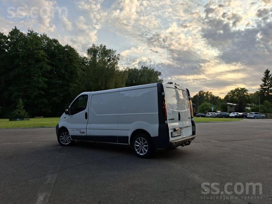 White Renault Trafic 2006 in Riga, with an engine capacity of 1.90 L and mileage of 0 thousand km for 3300 €, photo 4 on AUTOMOTO.COM.LV