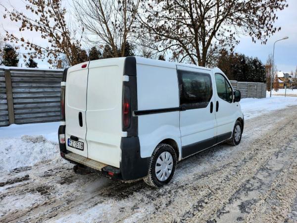 White Renault Trafic 2006 in Jelgava, with an engine capacity of 1.90 L and mileage of 415 thousand km for 3195 €, photo 4 on AUTOMOTO.COM.LV