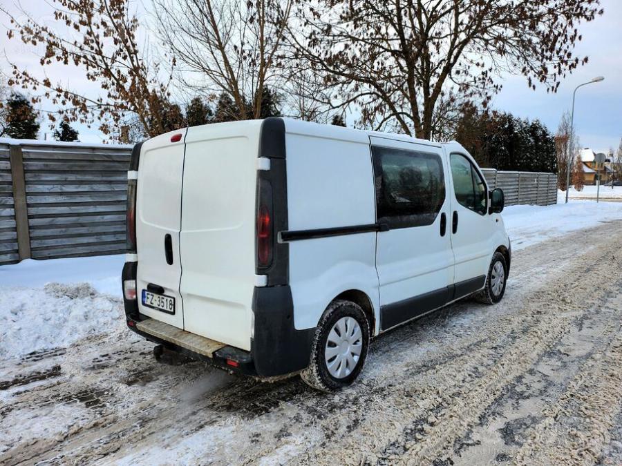 White Renault Trafic 2006 in Jelgava, with an engine capacity of 1.90 L and mileage of 415 thousand km for 3195 €, photo 4 on AUTOMOTO.COM.LV