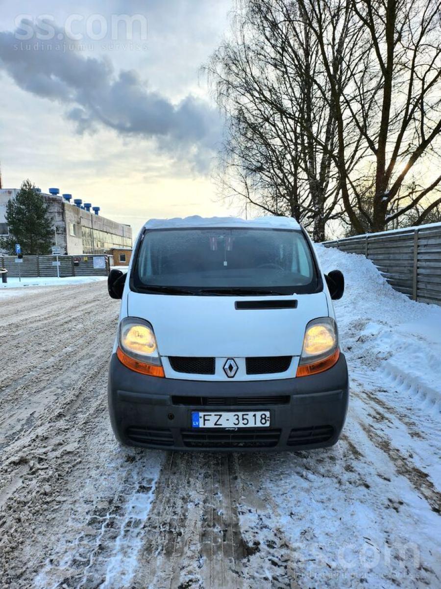 White Renault Trafic 2006 in Jelgava, with an engine capacity of 1.90 L and mileage of 415 thousand km for 3195 €, photo 7 on AUTOMOTO.COM.LV