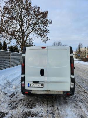 White Renault Trafic 2006 in Jelgava, with an engine capacity of 1.90 L and mileage of 415 thousand km for 3195 €, photo 8 on AUTOMOTO.COM.LV